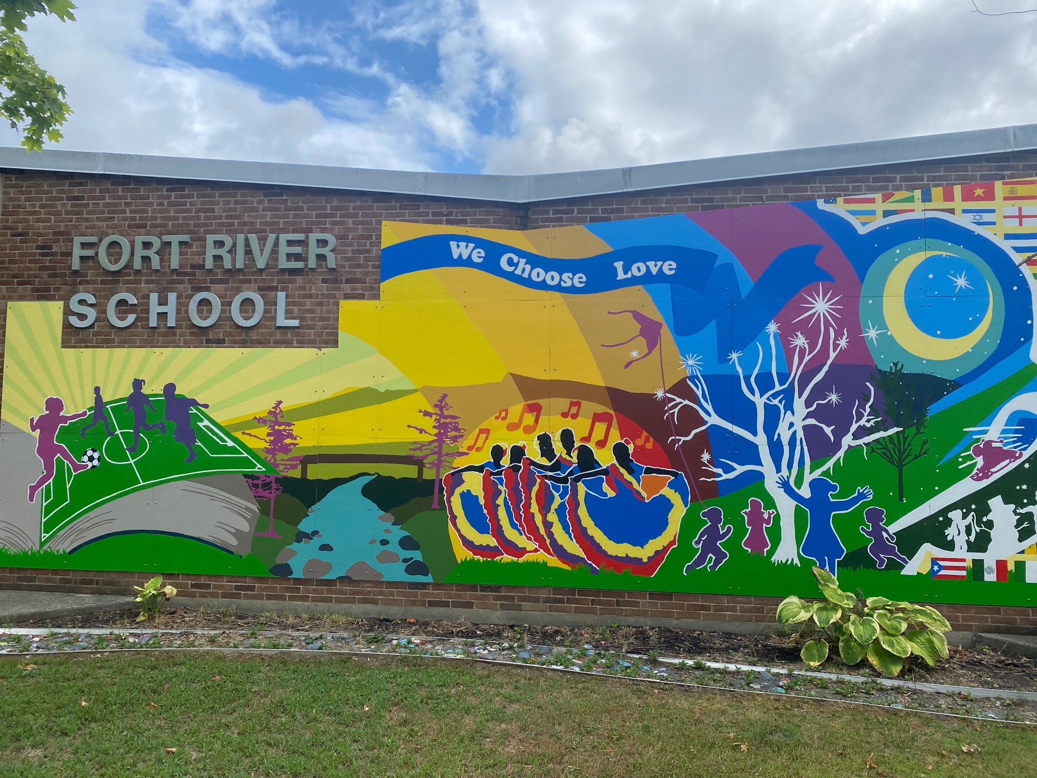 Fort River School Welcomes Students’ Return With New Mural - Amherst Indy