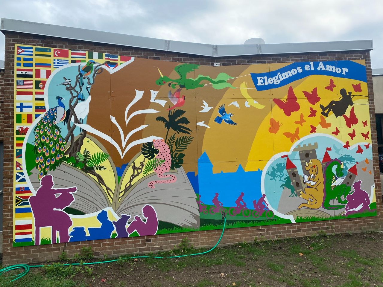 Fort River School Welcomes Students’ Return With New Mural - Amherst Indy